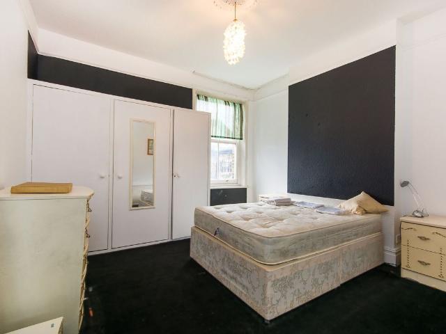 Streatham High Road, Streatham Common, London SW16, 1 bed flat to rent, £1,400 pcm | PrimeLocation