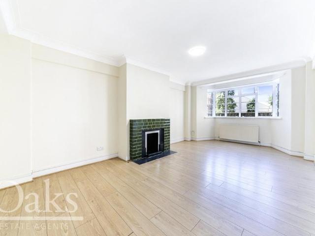 Streatham High Road, Streatham Hill 3 bed apartment to rent £2,300 pcm £531 pw