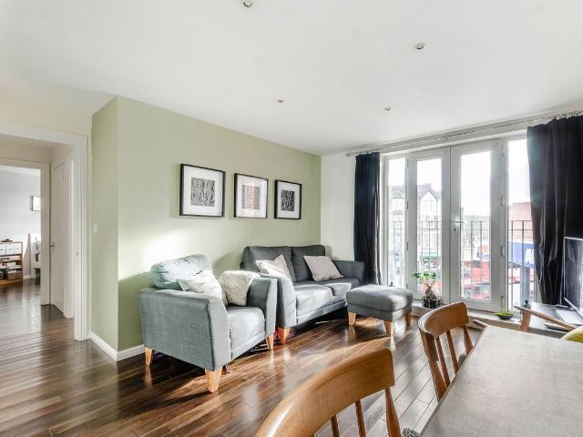 Streatham High Road, Streatham, London SW16, 2 bed flat to rent, £2,250 pcm | PrimeLocation