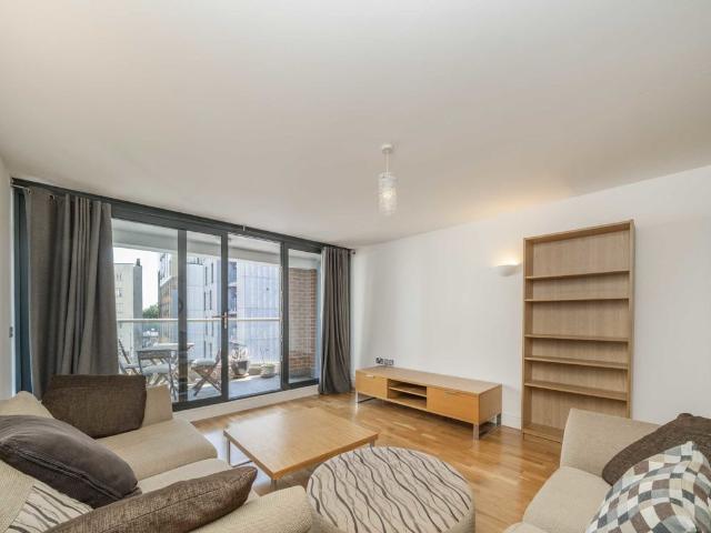 Streatham High Road, Streatham SW16, 1 bed flat to rent, £2,100 pcm | PrimeLocation