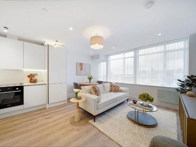 Streatham High Road 1Bed, Streatham SW16, 1 bed flat to rent, £1,550 pcm | PrimeLocation