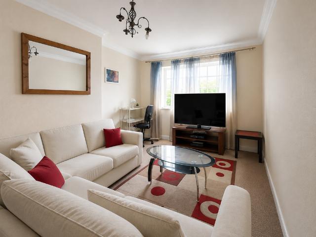 Streatham High Road 2 bed apartment to rent £2,150 pcm £496 pw