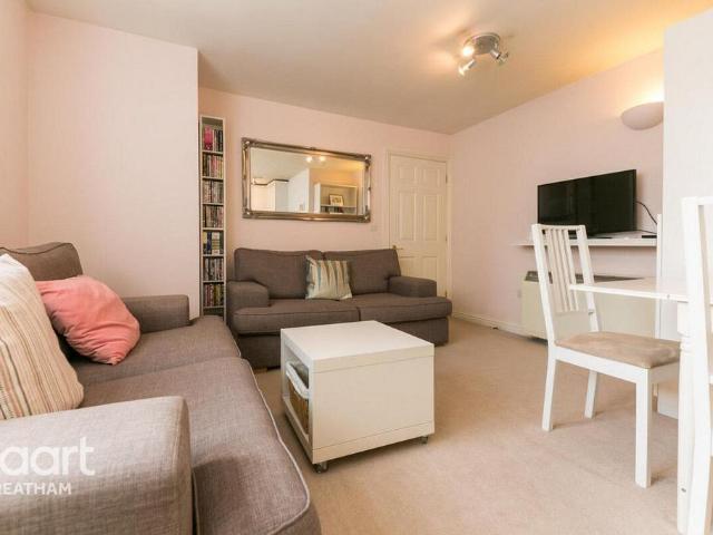 Streatham Hill, London 1 bed flat to rent £1,700 pcm £392 pw