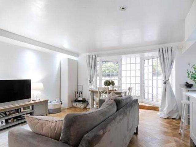 Streatham Hill, London, 2 Bedroom Apartment