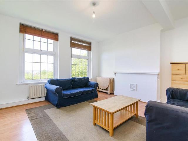 Streatham Hill, London SW2, 3 bed flat to rent, £2,700 pcm | PrimeLocation