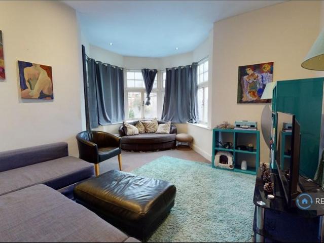 Streatham, London, SW16 4 bed flat to rent £3,809 pcm £879 pw