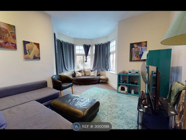 Streatham, London SW16, 4 bed flat to rent, £3,813 pcm | PrimeLocation