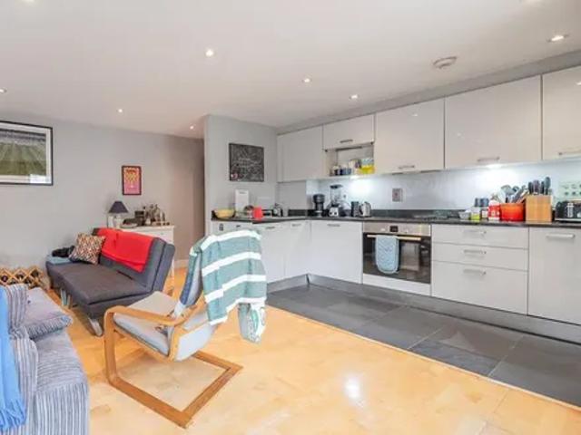 Streatham Place, London, SW2 4QQ, United Kingdom | 2 bed apartment for rent #140396381 | Rentberry