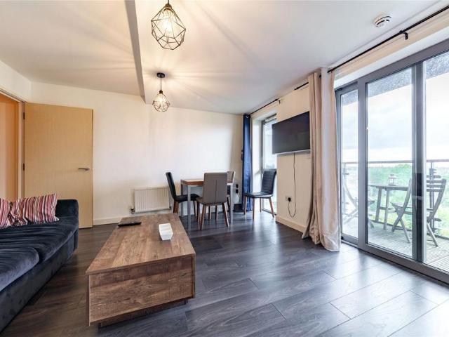 Streatham Place, London SW2 1 bed flat to rent £1,950 pcm £450 pw