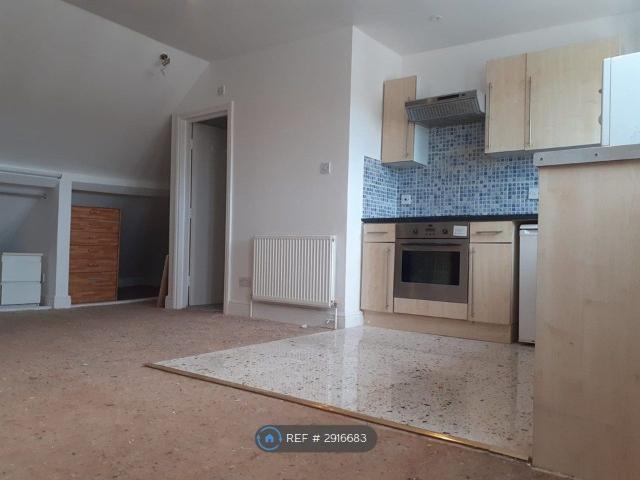 Streatham Road, Mitcham CR4, Studio to rent, £1,000 pcm | PrimeLocation