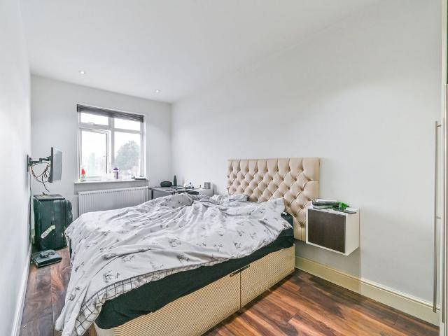Streatham Vale, Streatham Common, London SW16, Studio to rent, £850 pcm | PrimeLocation