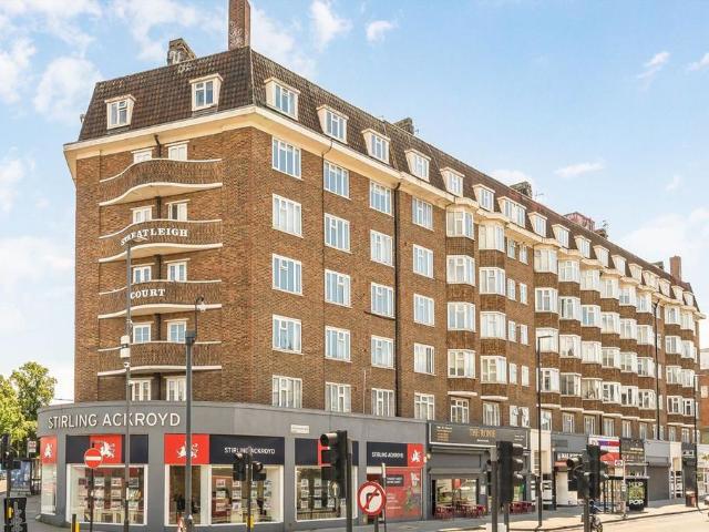 Streatleigh Court, London SW16 3 bed flat to rent £2,750 pcm £635 pw