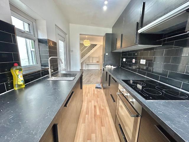 Strelley Street, Nottingham NG6, 2 bed property to rent, £850 pcm | PrimeLocation