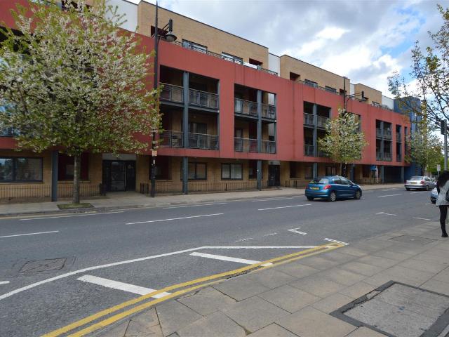 Stretford Road, Hulme, Manchester M15, 2 bed flat to rent, £1,250 pcm | PrimeLocation