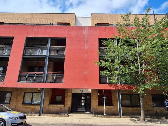 Stretford Road, Hulme, Manchester. 2 bed apartment to rent £1,395 pcm £322 pw
