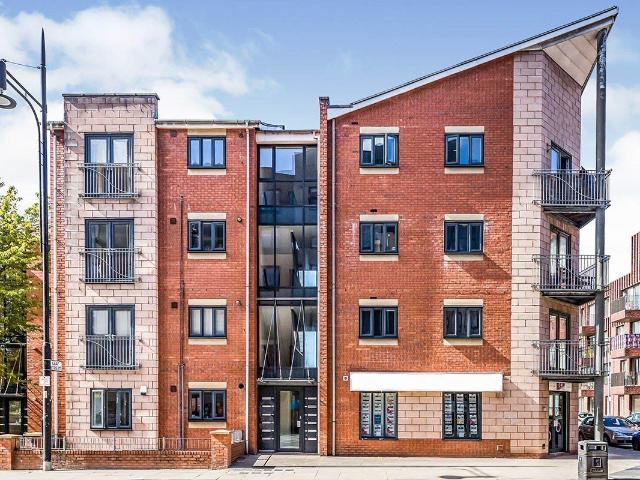 Stretford Road, Manchester M15, 2 bed flat to rent, £1,300 pcm | PrimeLocation