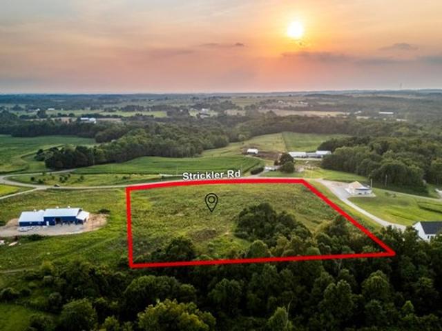 Strickler Rd SW, Amanda, OH 43102