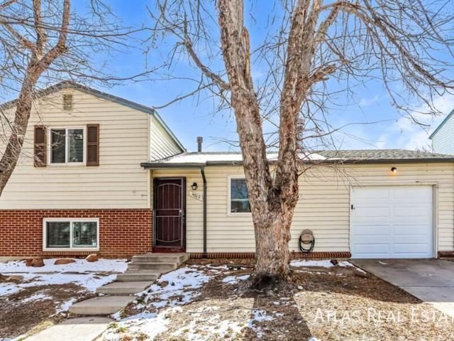 Charming Aurora Home with 4bd/2ba in Great Location! FREE 55” TV if moved in by 7/31!