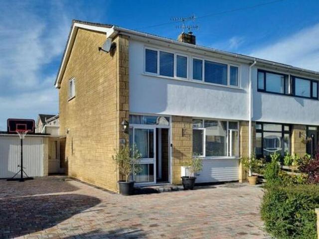 Strode Gardens, Alveston, 3 Bedroom Semi detached