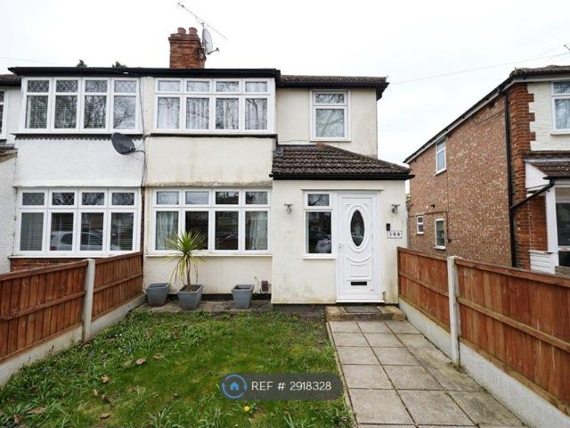 Strodes Crescent, Staines Upon Thames TW18, 4 bed detached house to rent, £2,600 pcm | PrimeLocation