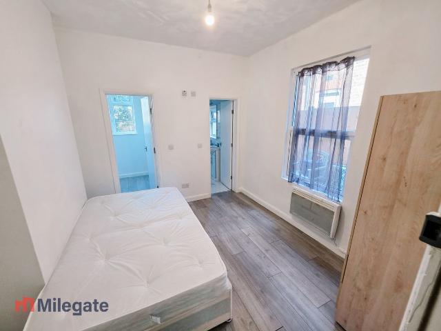 Stromness Road, Southend On Sea SS2, Studio to rent, £725 pcm | PrimeLocation