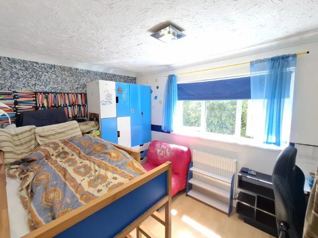 Stroma Close