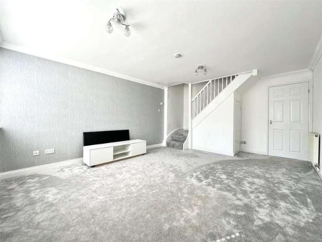 Stroma Gardens, Hailsham, East Sussex, BN27