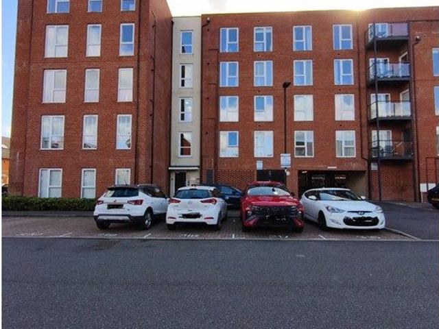 Strong Drive, Basingstoke RG21, 2 bed flat to rent, £1,350 pcm | PrimeLocation