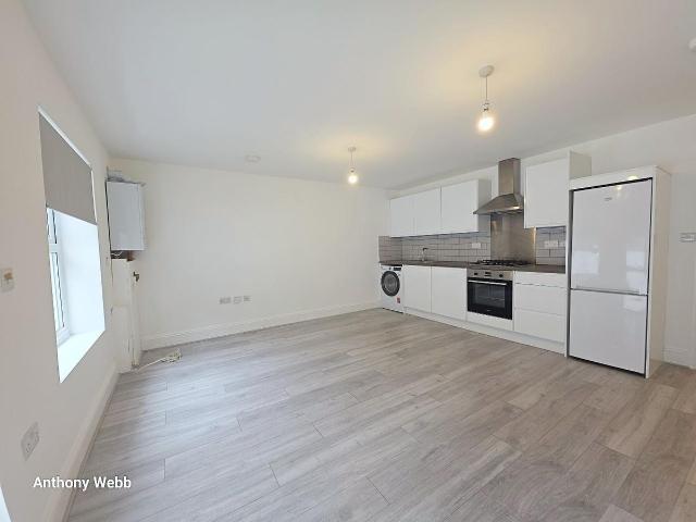 Stroud Green Road, Hornsey N4, 1 bed flat to rent, £1,800 pcm | PrimeLocation