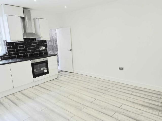 Stroud Green Road, London N4, 1 bed flat to rent, £2,200 pcm | PrimeLocation