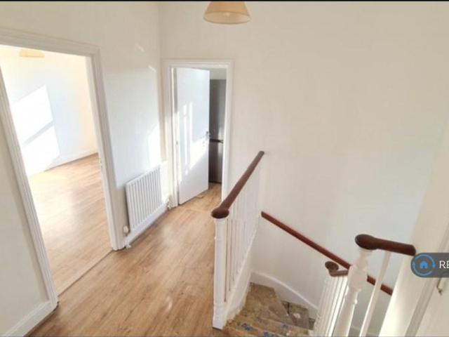 Stroud Green Road, London, N4 2 bed flat to rent £2,375 pcm £548 pw