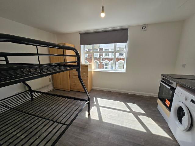 Stroud Green Road, London N4, Studio to rent, £1,200 pcm | PrimeLocation