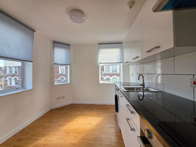 Stroud Green Road, London N4, Studio to rent, £1,250 pcm | PrimeLocation