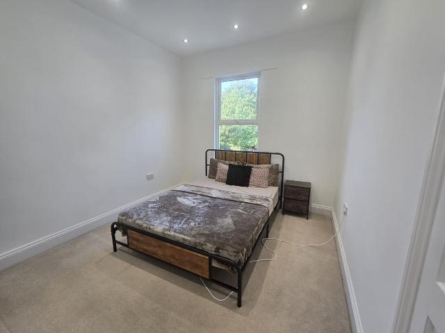 Stroud Road, London SE25, Room to rent, £700 pcm | PrimeLocation