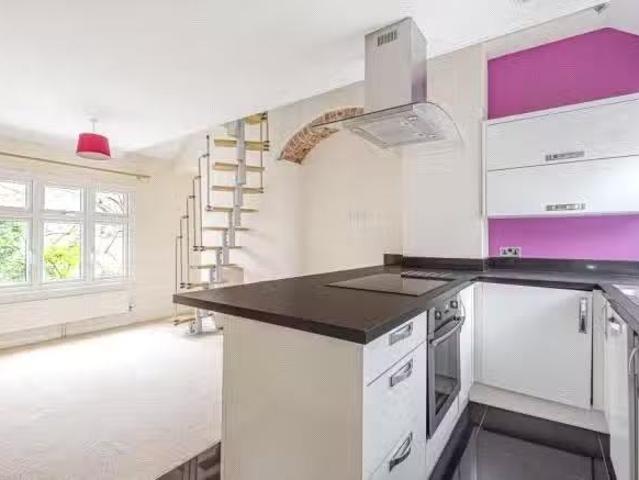 Stroude Road, Virginia Water, Surrey, GU25 4BU