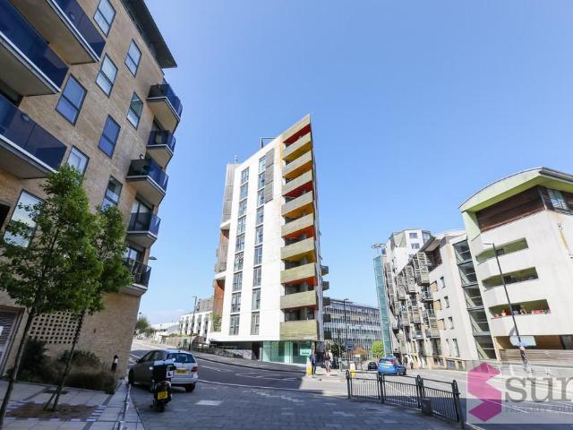 Stroudley Road, Brighton 1 bed penthouse to rent £1,695 pcm £391 pw