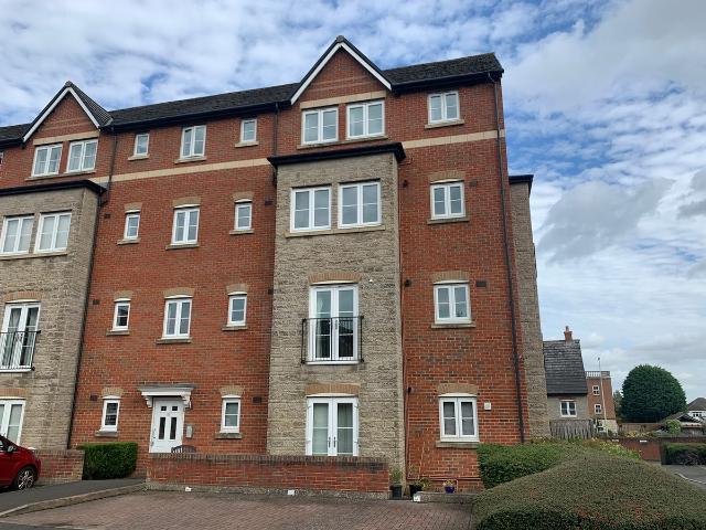 Strouds Close, Swindon SN3, 2 bed flat to rent, £1,100 pcm | PrimeLocation