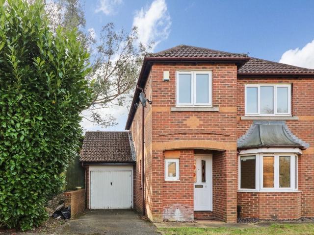 Strouts Road, Singleton, Ashford TN23, 3 bed detached house to rent, £1,650 pcm | PrimeLocation