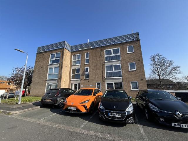 Stuart Court, Off Abbey Road, Macclesfield SK10, 1 bed flat to rent, £850 pcm | PrimeLocation