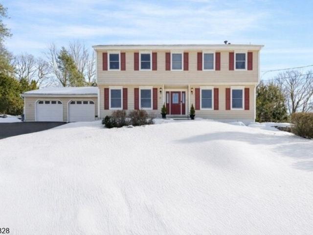 Stuart Ct, Montville Township, Home For Sale