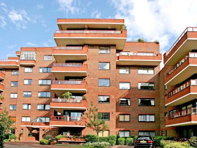 Stuart House, Windsor Way, 2 Bedroom Flat