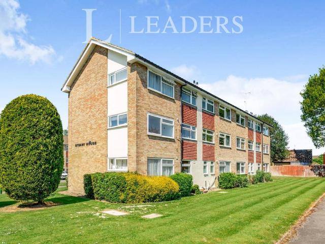 Stuart House, York Close, RH13 2 bed flat to rent £1,450 pcm £335 pw