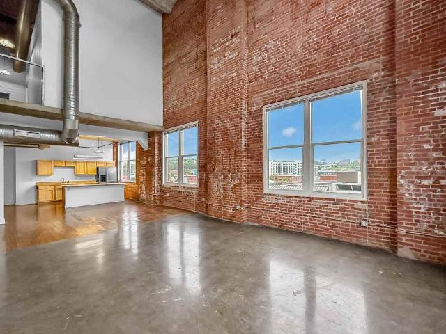 Stuart Hall Lofts 2 Bedroom Apartment for Rent at 2121 Central St, Kansas City, MO 64108 Crossroads