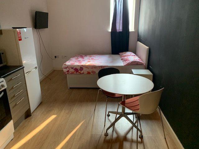 Stuart Street, Luton LU1, Studio to rent, £700 pcm | PrimeLocation