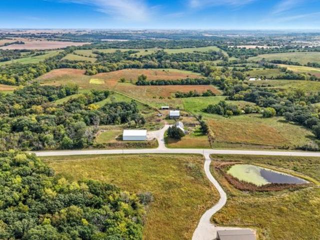 Stuart Rd, Greenfield, IA 50849