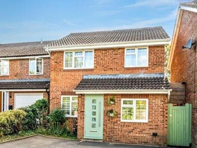 Stubbington Way, Fair Oak, 3 Bedroom House