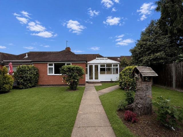 Stubby Lane, Uttoxeter ST14, 2 bed bungalow to rent, £850 pcm | PrimeLocation