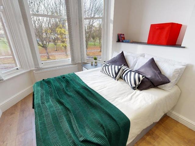 Student Accomm Luxury Furnished Studios 25/26