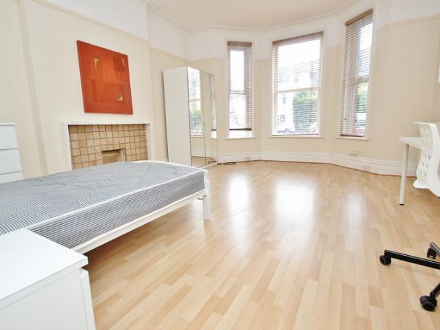 Student Apartment, Bournemouth Town Centre BH8, 3 bed property to rent, £1,800 pcm | PrimeLocation