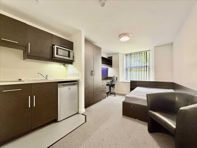 student_apartment for rent in The Square, Plymouth